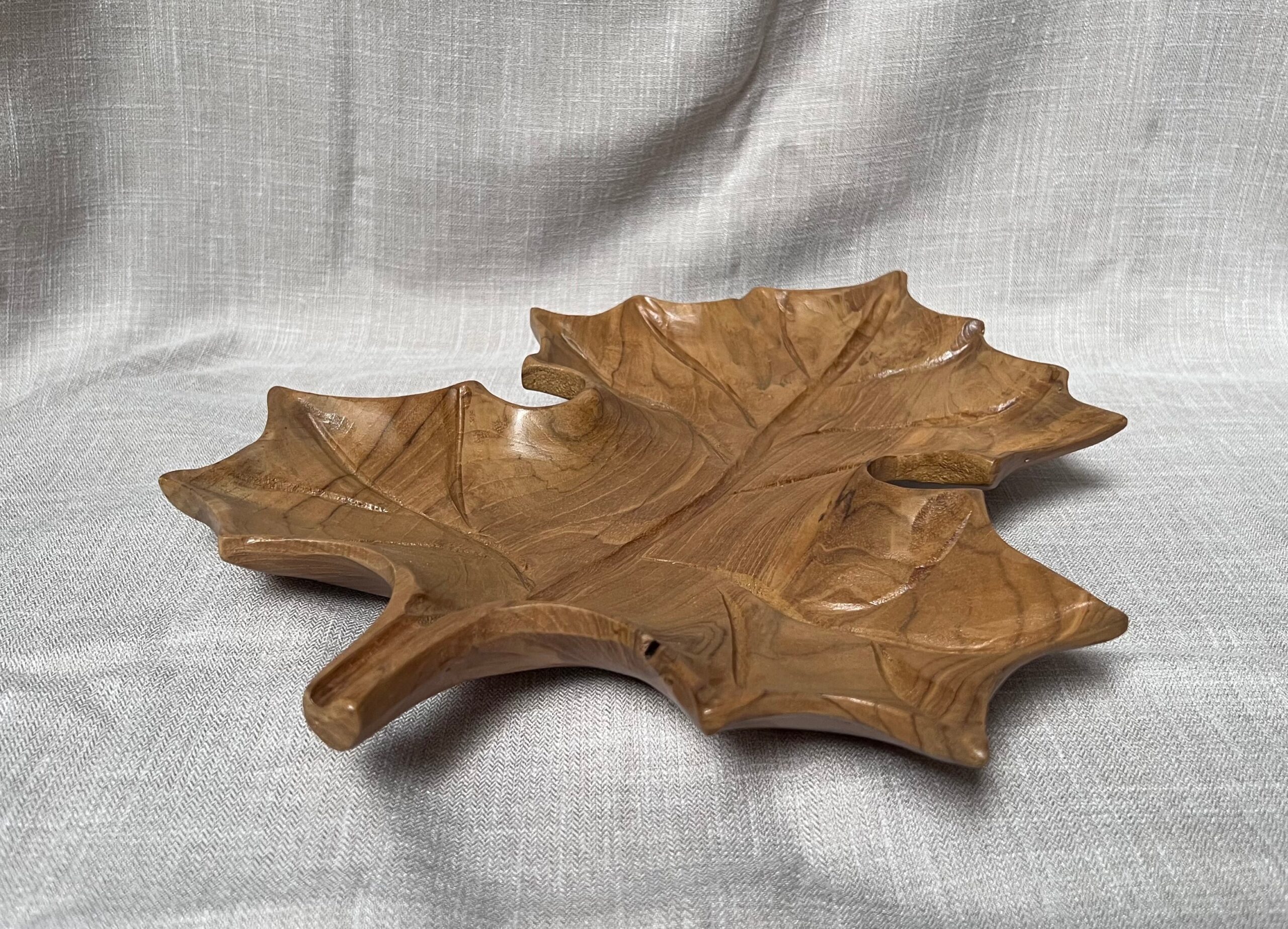 Maple Leaf Tray – CASA & CO